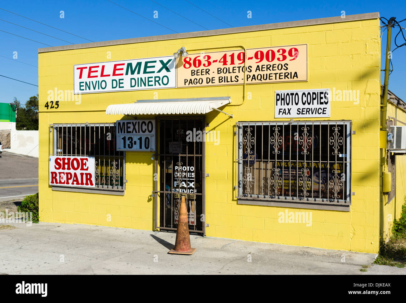 Envio de dinero hi-res stock photography and images - Alamy