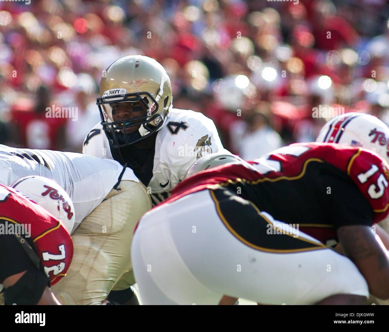 Navy quarterback hi-res stock photography and images - Alamy