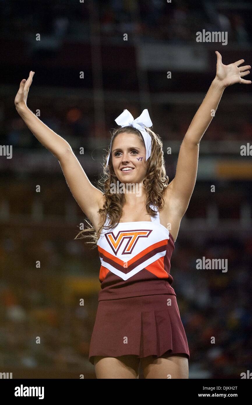 Virginia tech cheerleaders hi-res stock photography and images - Alamy