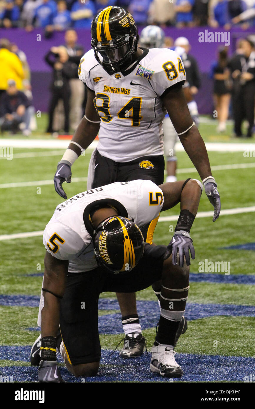 Southern Mississippi wide reciever DeAndre Brown (5) and tight end ...