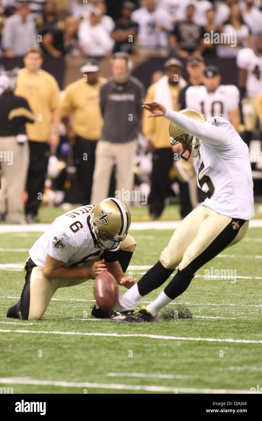 Sept 9, 2010: New Orleans Saints place kicker Garrett Hartley (5) kicks ...