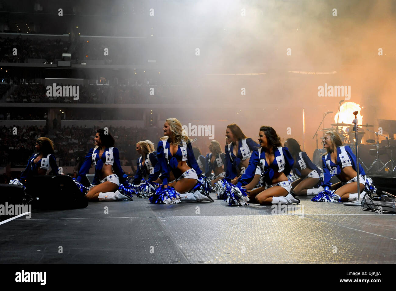 Famous celebrity cheerleaders hi-res stock photography and images - Alamy