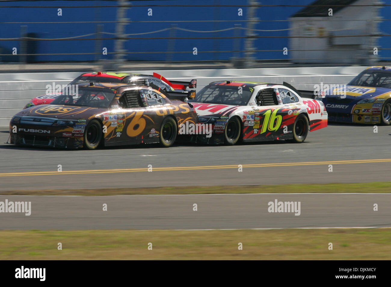 Greg Biffle (16) gives David Ragan (6) a push during the Daytona 500 at ...