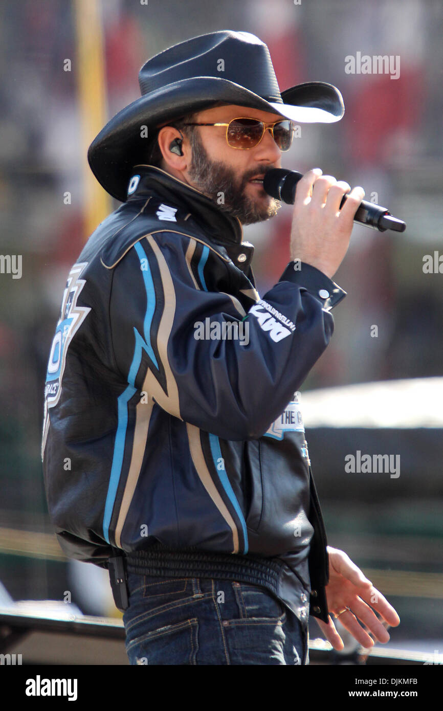 Tim McGraw performs a concert before the start of the Daytona ...