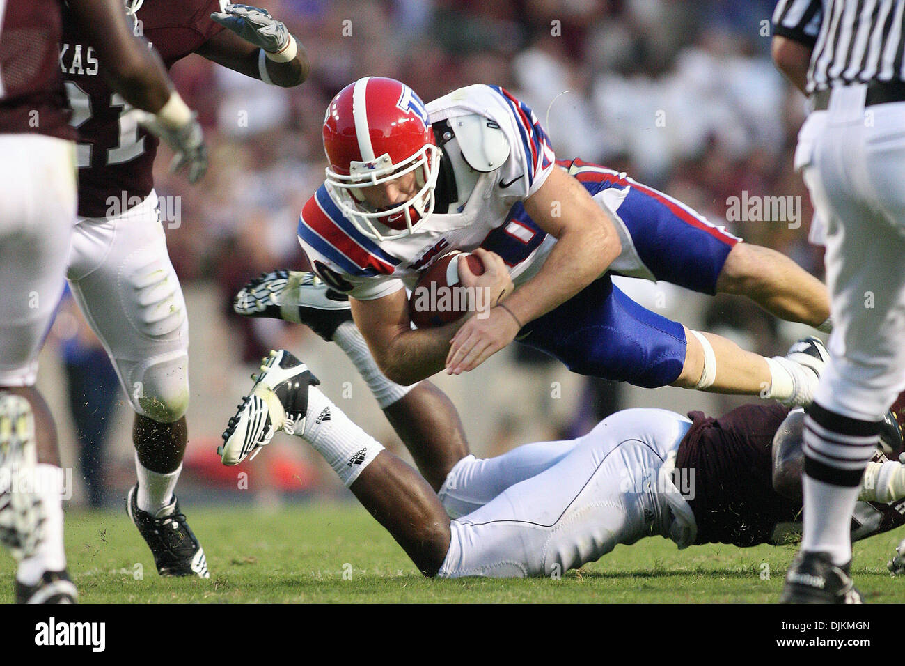 Sept 11, 2010: Louisiana Tech Bulldogs quarterback Colby Cameron (10 ...