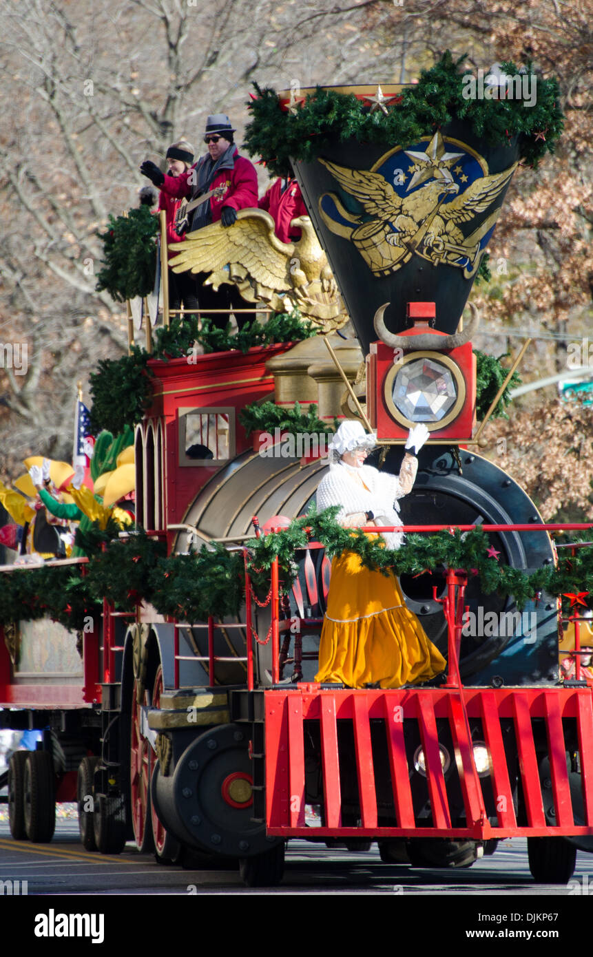 NEW YORK, NY, USA, Nov. 28, 2013. Mannheim Steamroller rides a train ...