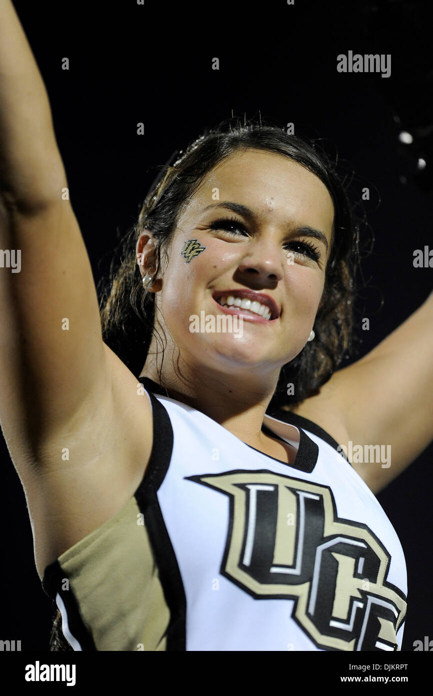 Ucf knights cheerleaders hi-res stock photography and images - Alamy