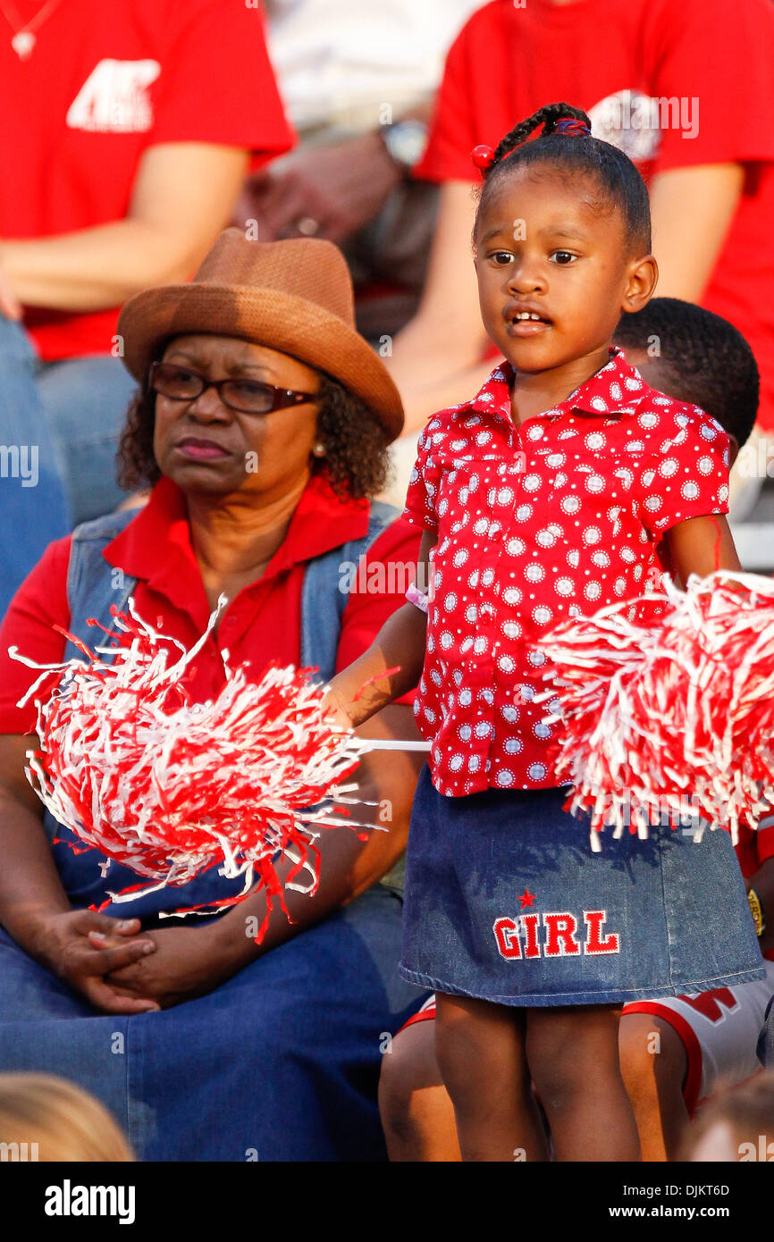 Older fans hi-res stock photography and images - Alamy