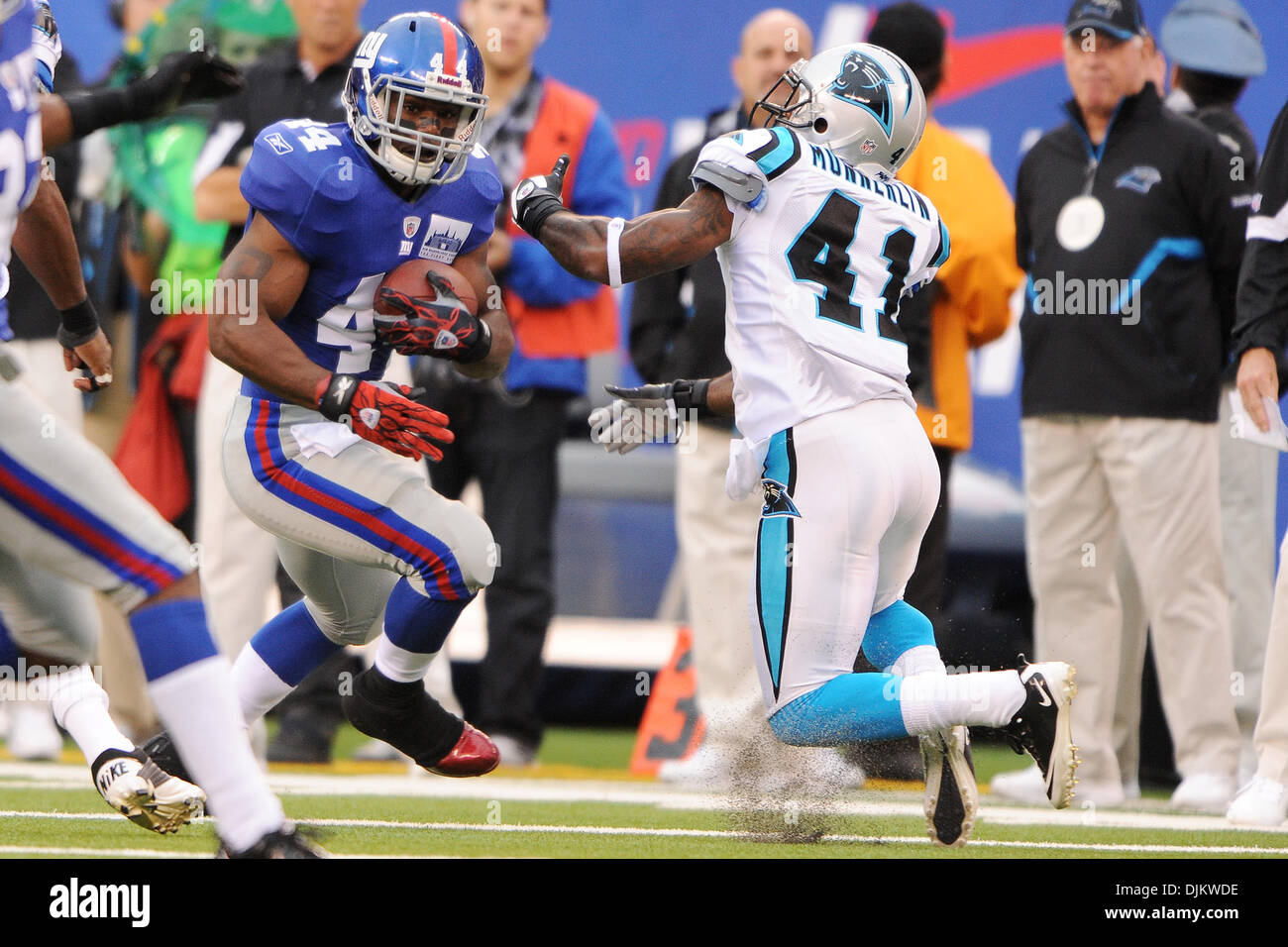 New York Giants running back Ahmad Bradshaw (44) runs past Carolina ...