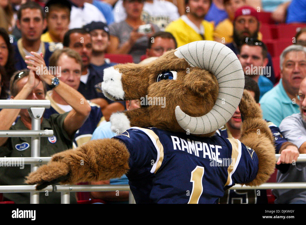 St louis cardinals' mascot hi-res stock photography and images - Alamy