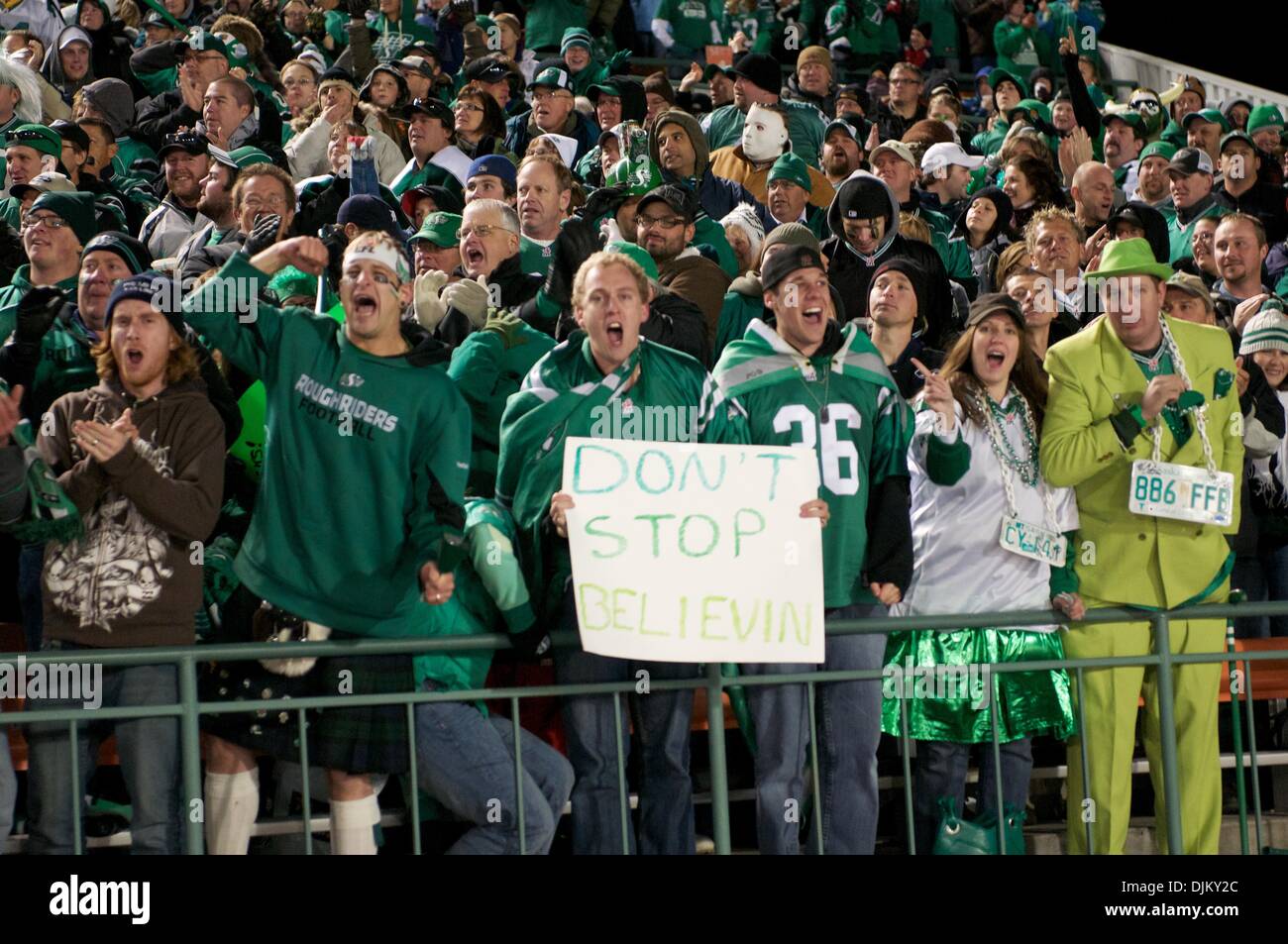 Saskatchewan roughriders fans cheer in hi-res stock photography and ...