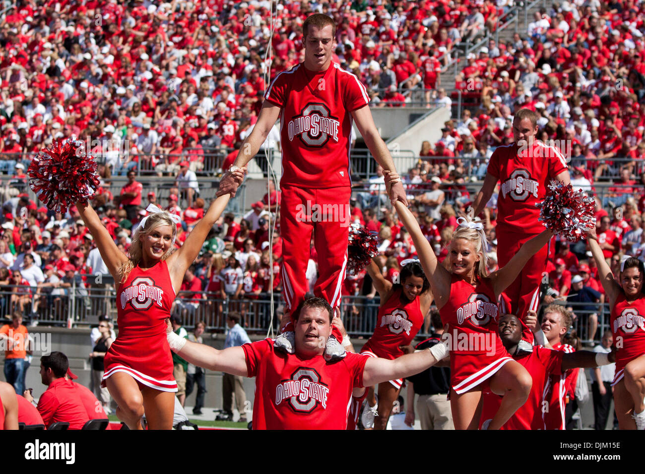 Osu cheerleaders hi-res stock photography and images - Alamy