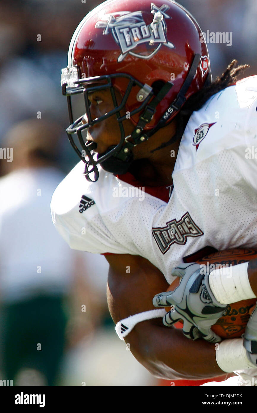 Troy trojans football hi-res stock photography and images - Alamy