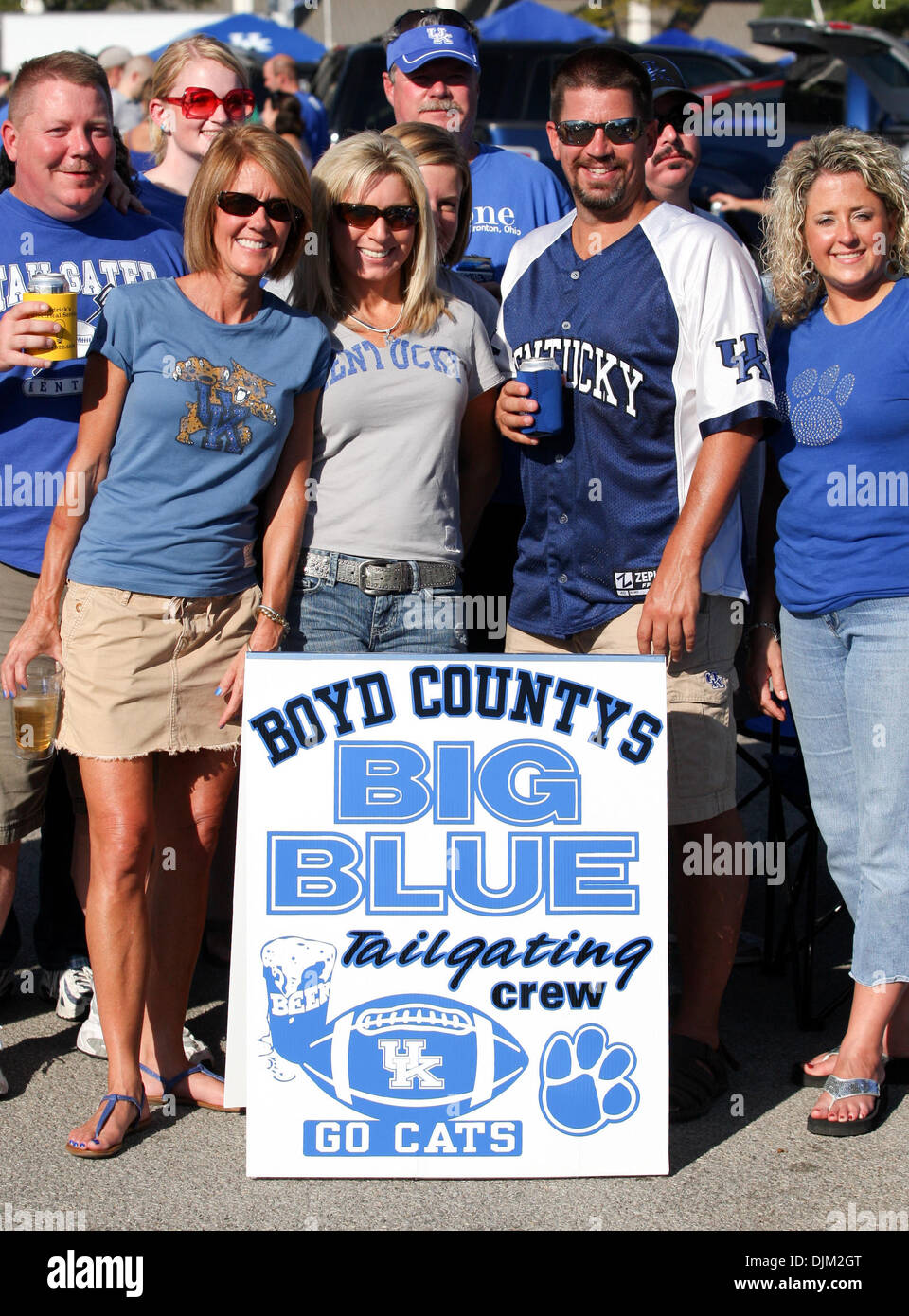 Commonwealth stadium kentucky hi-res stock photography and images - Alamy