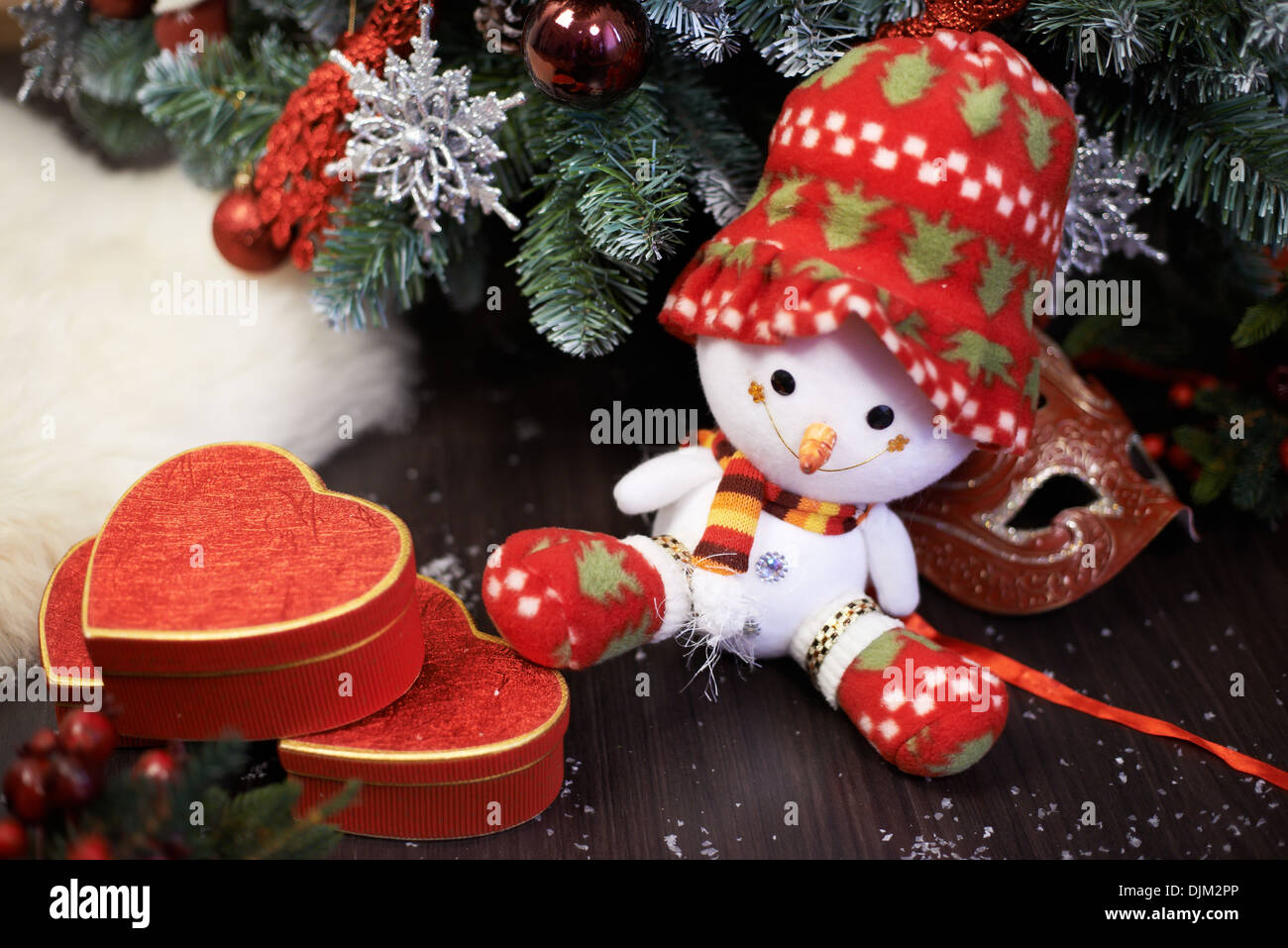 Snowman christmas tree gift hi-res stock photography and images - Alamy