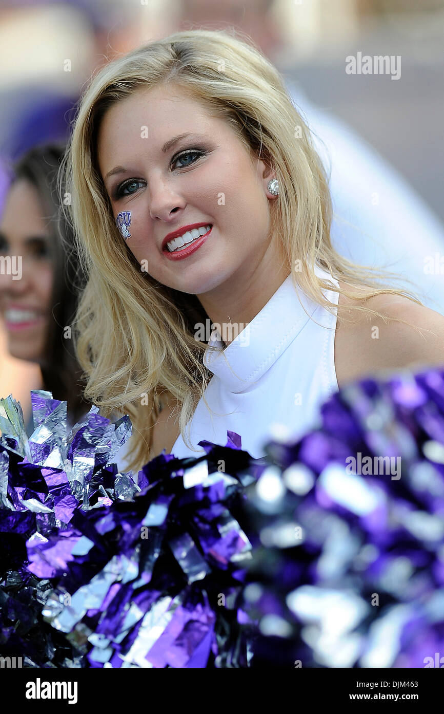 Tcu cheerleader hi-res stock photography and images - Alamy