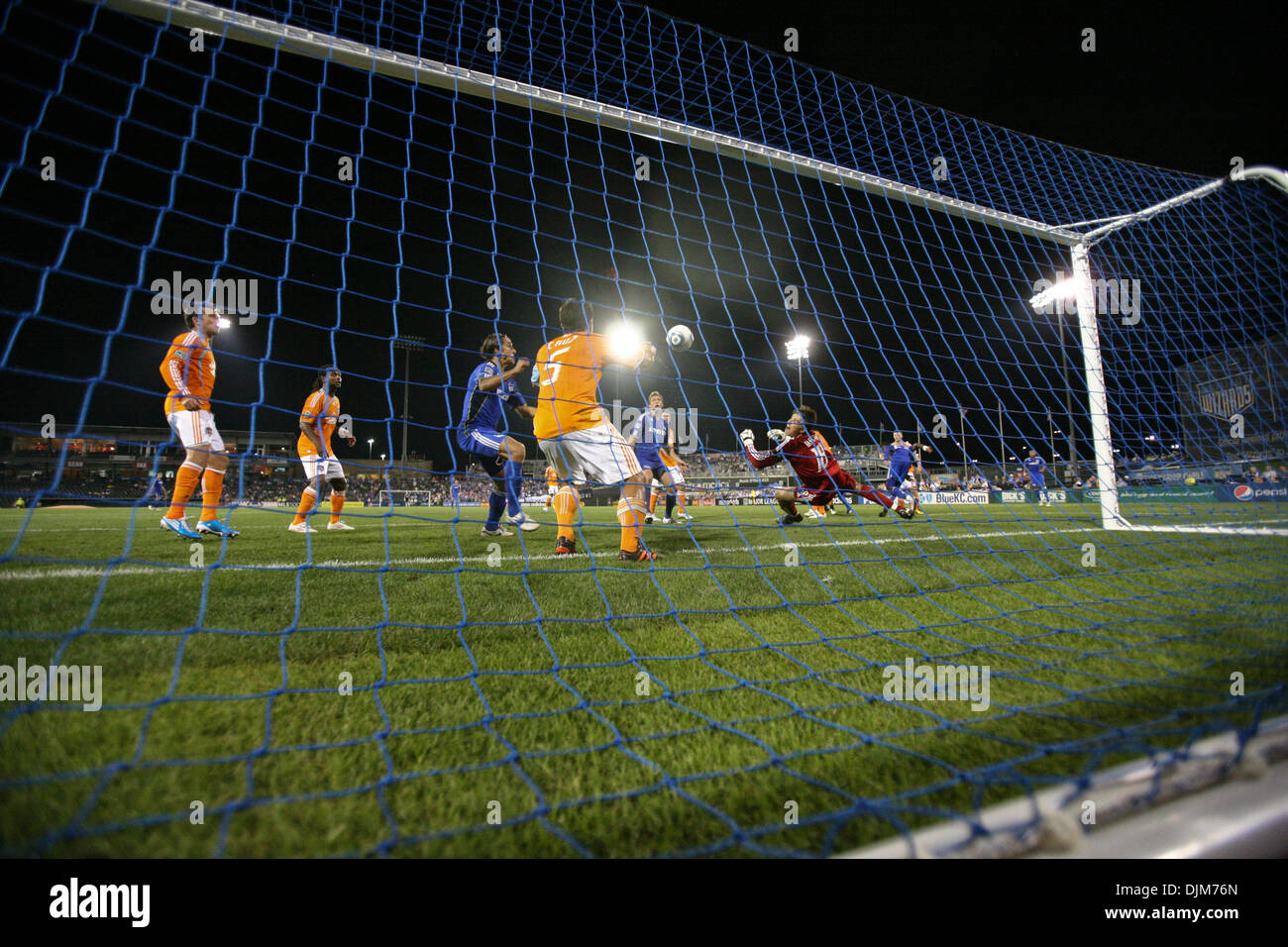 Shot hit crossbar hi-res stock photography and images - Alamy