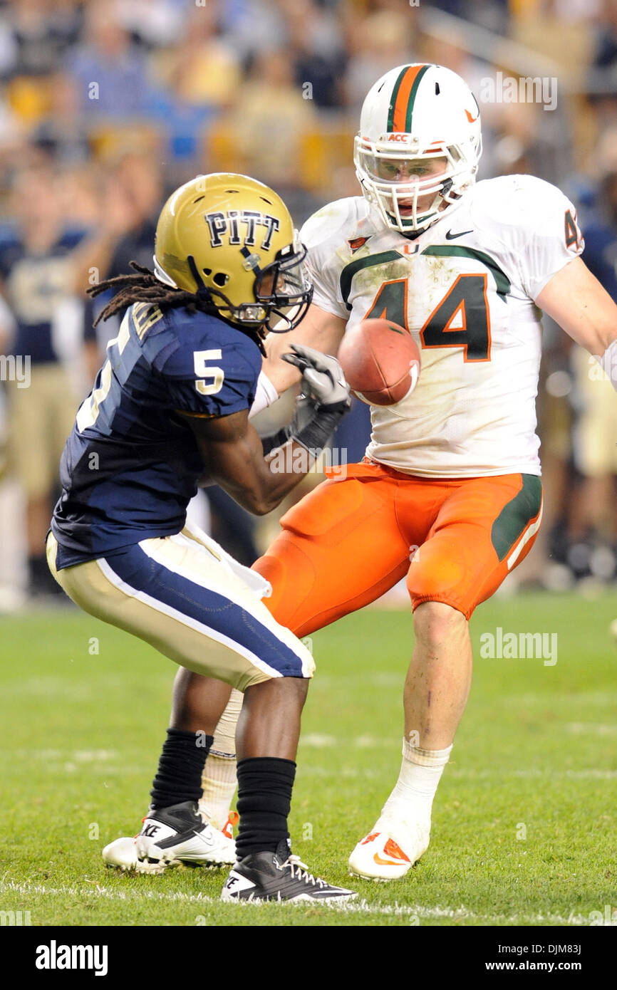Football action colin cameron hi-res stock photography and images - Alamy