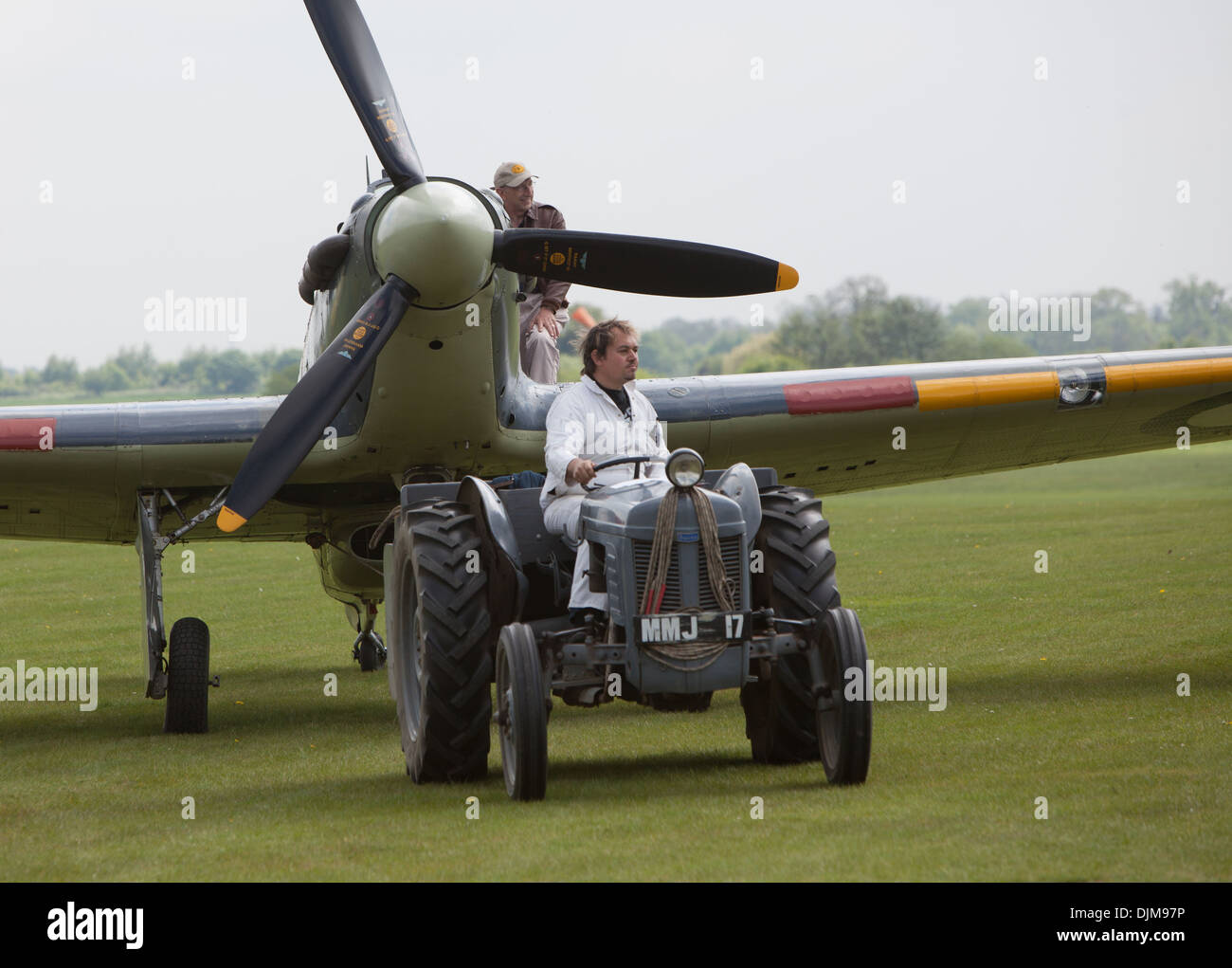 Raf ground crew ww2 hi-res stock photography and images - Alamy