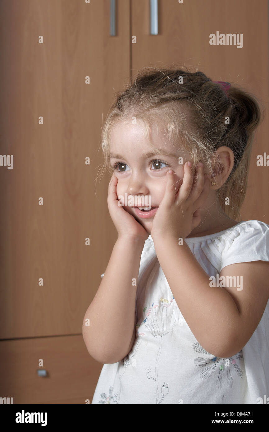 Portrait of a 4 years old girl Stock Photo - Alamy