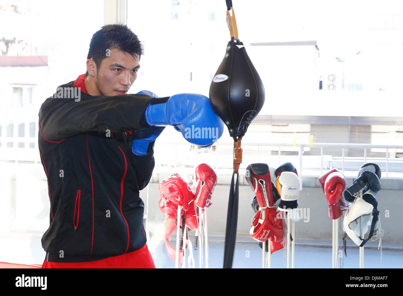 Teiken boxing gym, Tokyo, Japan. 29th Nov, 2013. Ryota Murata, NOVEMBER ...
