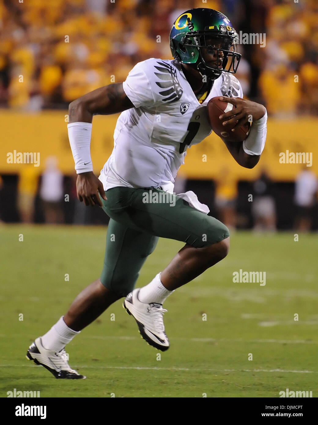 Oregon state university football hi-res stock photography and images ...
