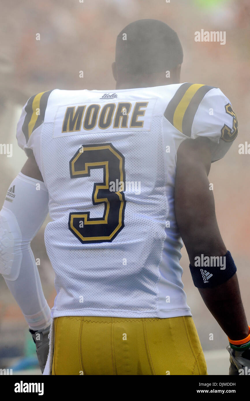 Sept. 25, 2010 - Austin, Texas, United States of America - UCLA Bruins ...