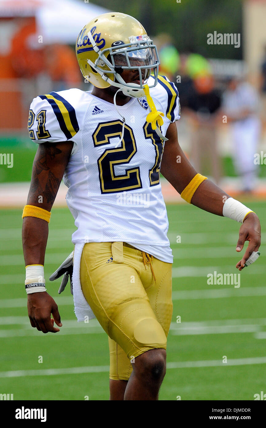 Sept. 25, 2010 - Austin, Texas, United States of America - UCLA Bruins ...