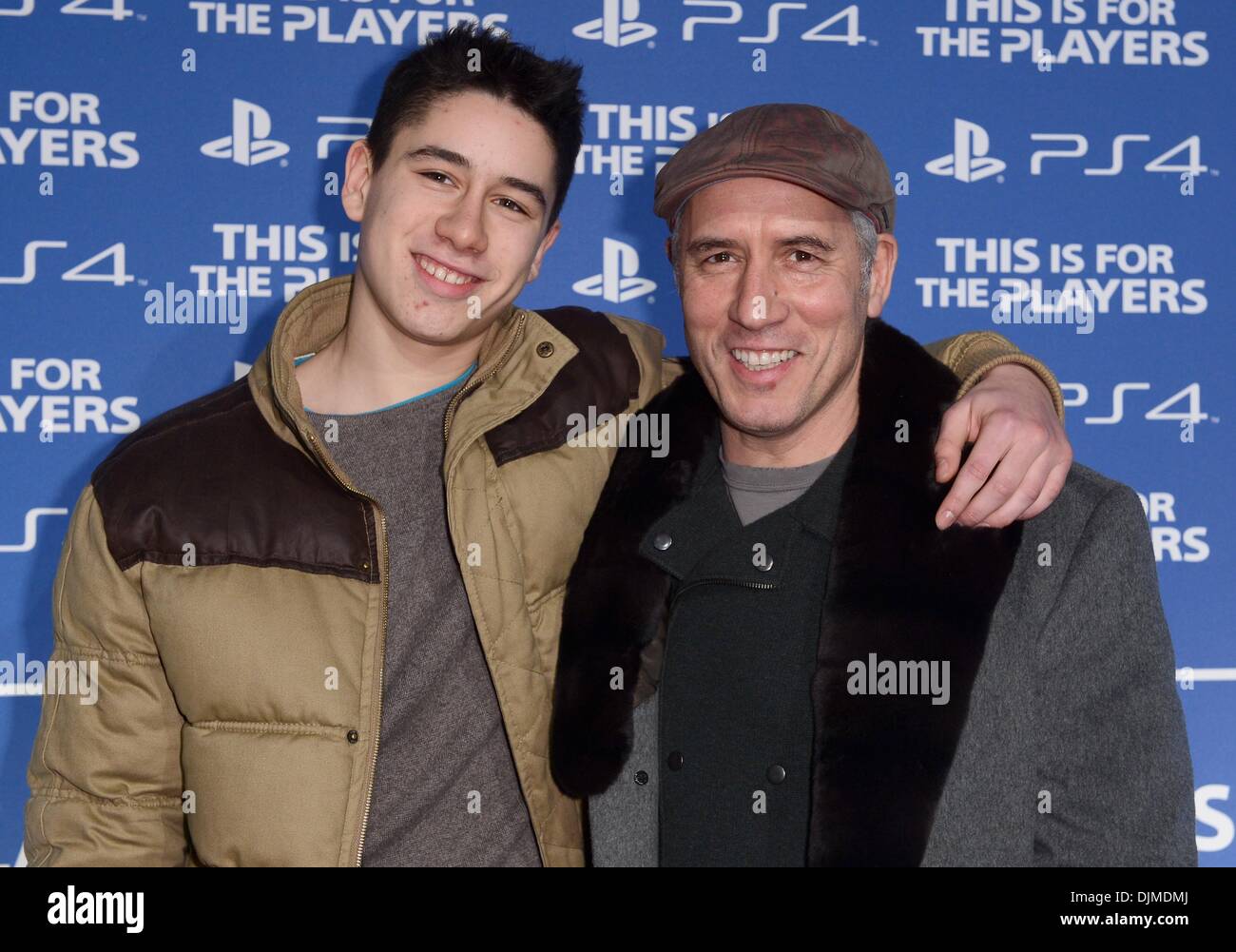 Berlin, Germany. 28th Nov, 2013. Actor Ralph Herforth arrives with his ...