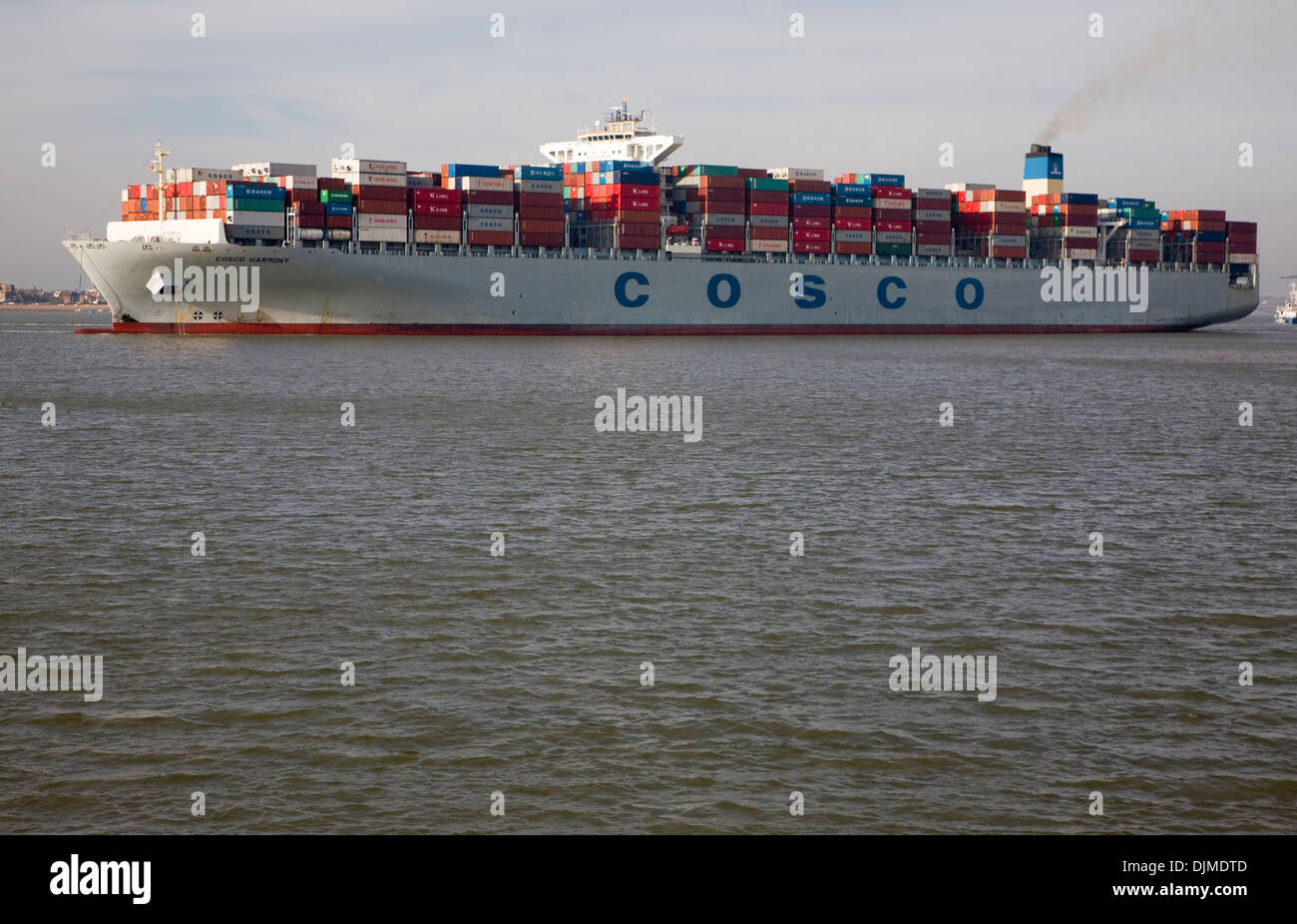 Cosco container ship felixstowe hi-res stock photography and images - Alamy