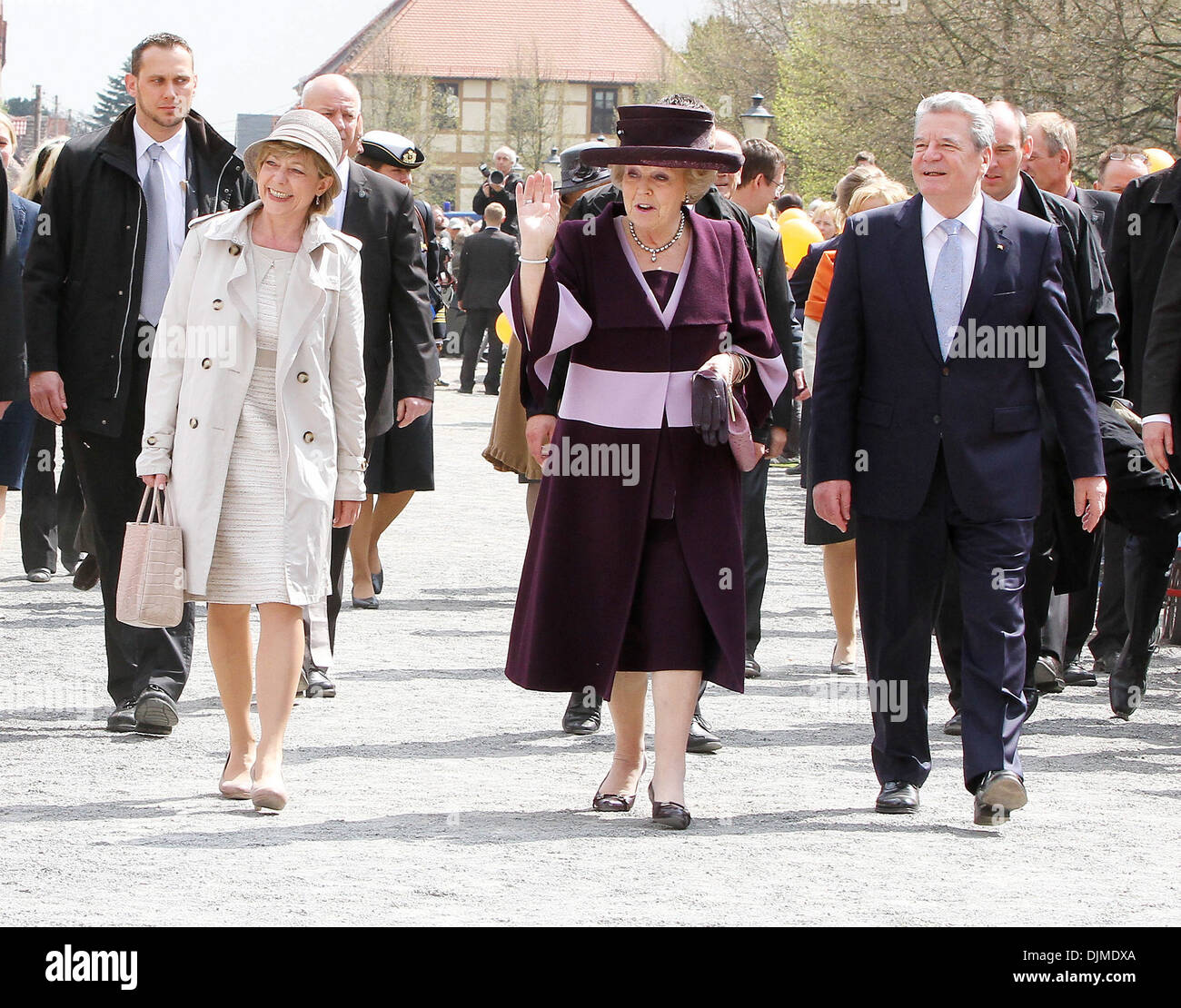 Queen Beatrix of Netherlands and President Gauck of open exhibition ...