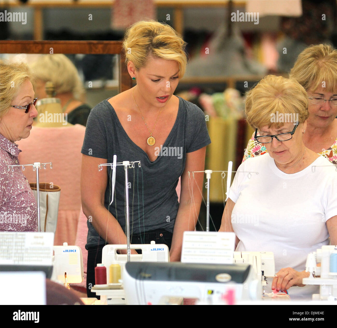 Actress Katherine Heigl receives sewing lessons and purchase fabrics at ...