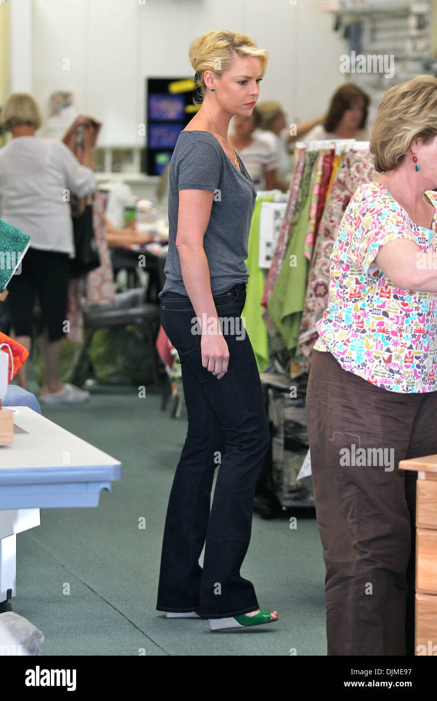 Actress Katherine Heigl receives sewing lessons and purchase fabrics at ...