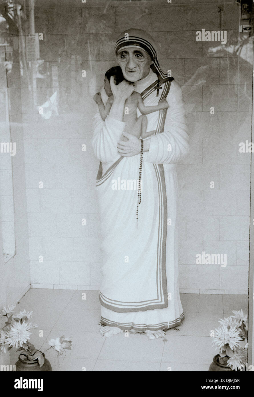 India icon statue cochin hi-res stock photography and images - Alamy