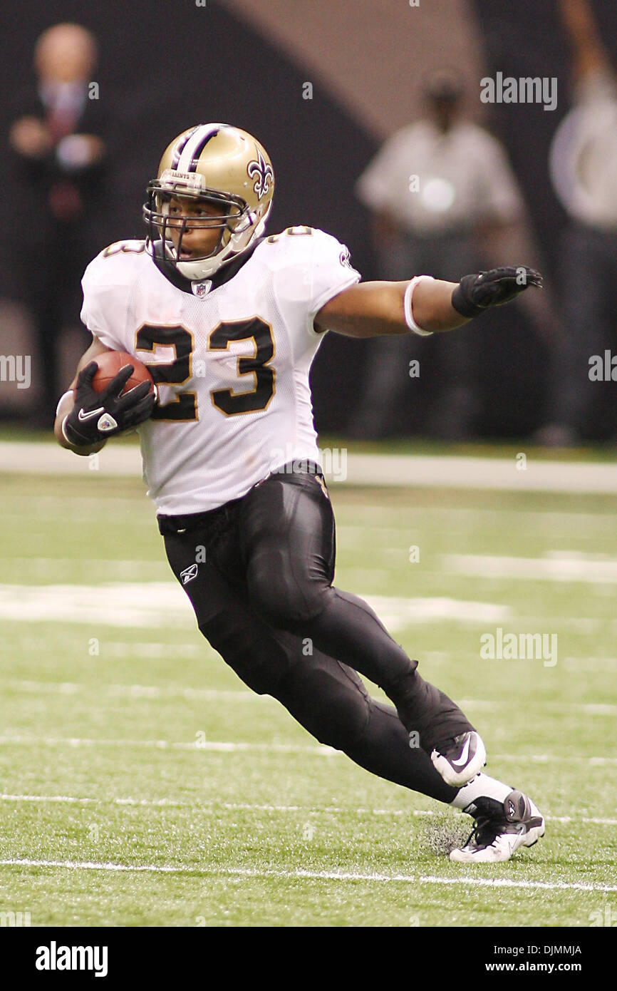 Pierre thomas saints hi-res stock photography and images - Alamy
