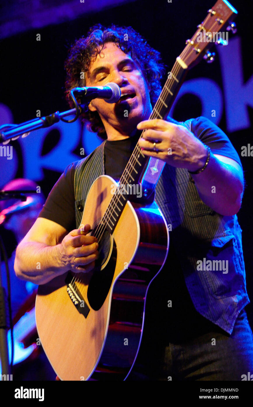 Legendary US singer songwriter John Oates of Hall & Oates fame performs ...