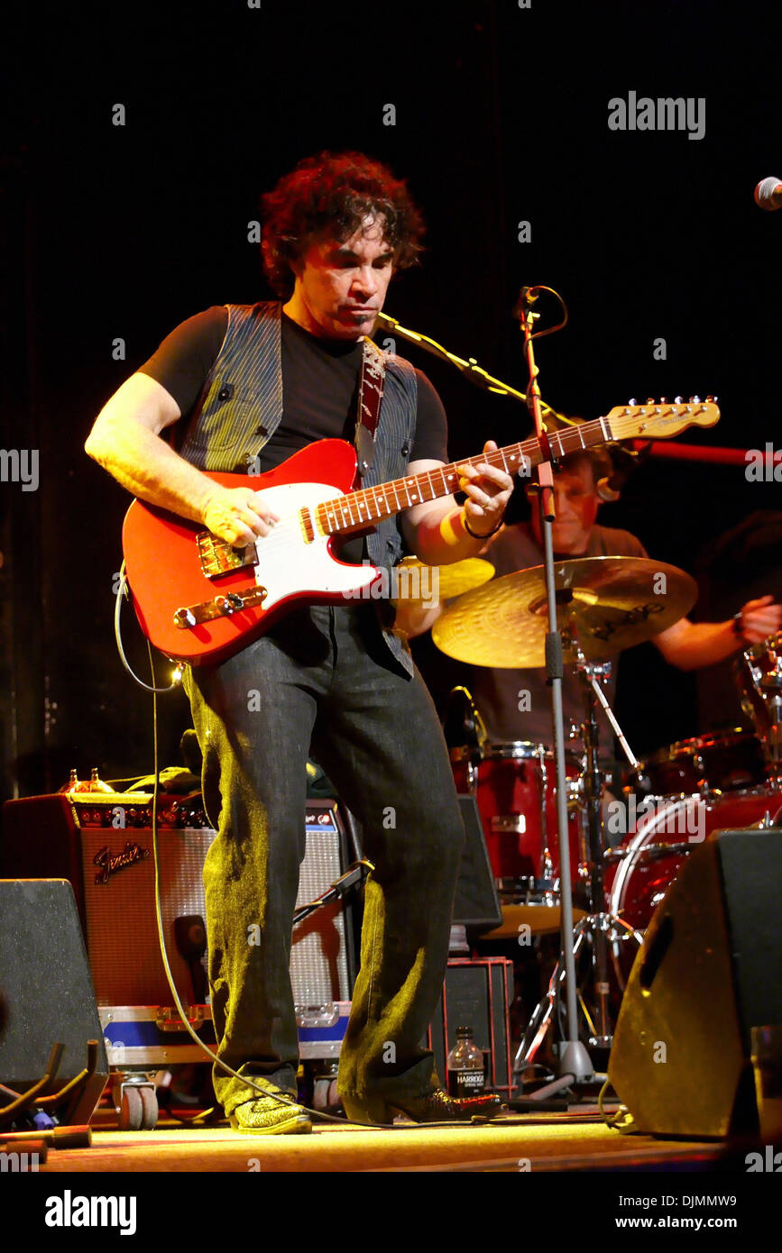 Legendary US singer songwriter John Oates of Hall & Oates fame performs ...