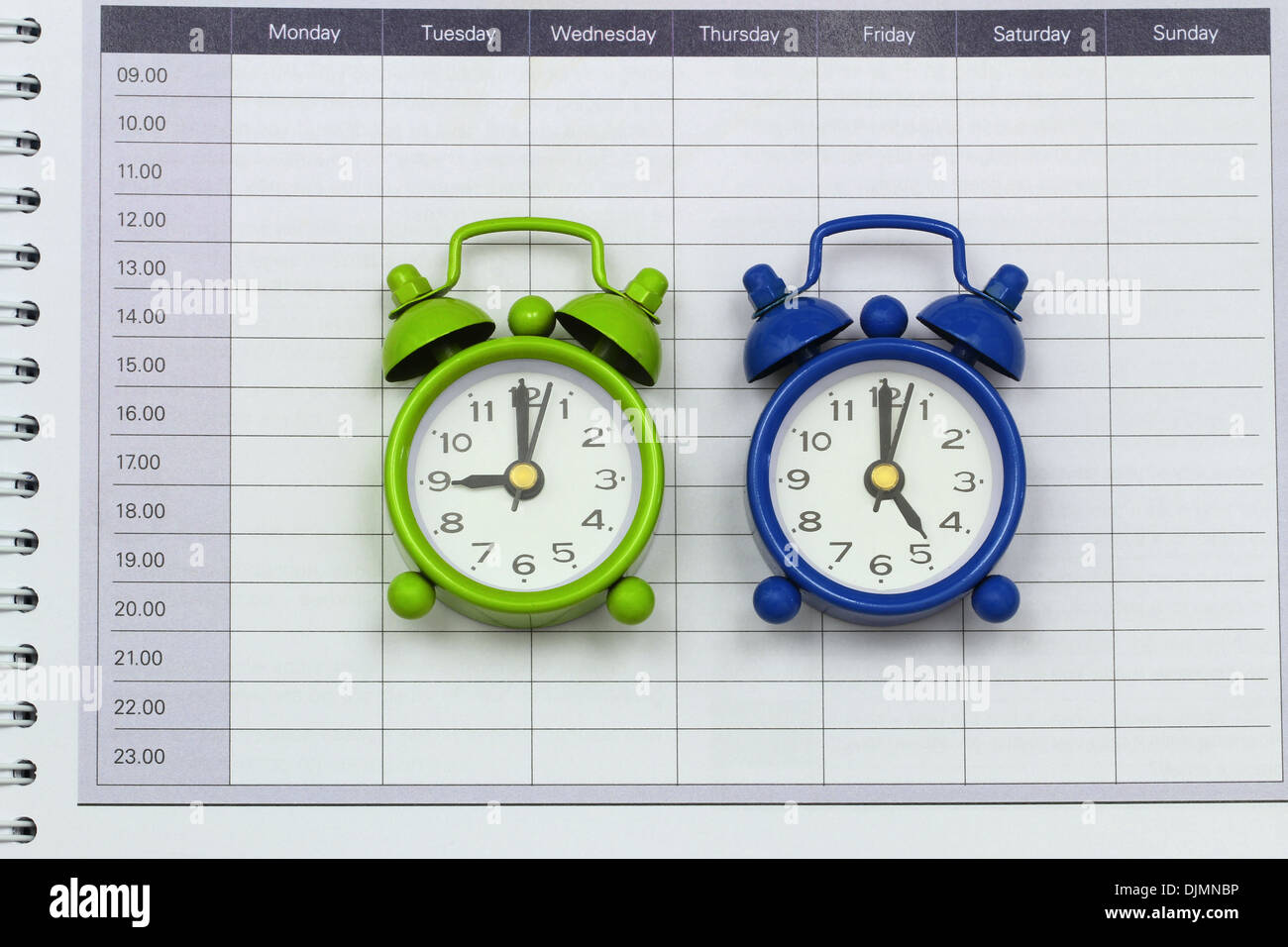 5 pm hi-res stock photography and images - Alamy