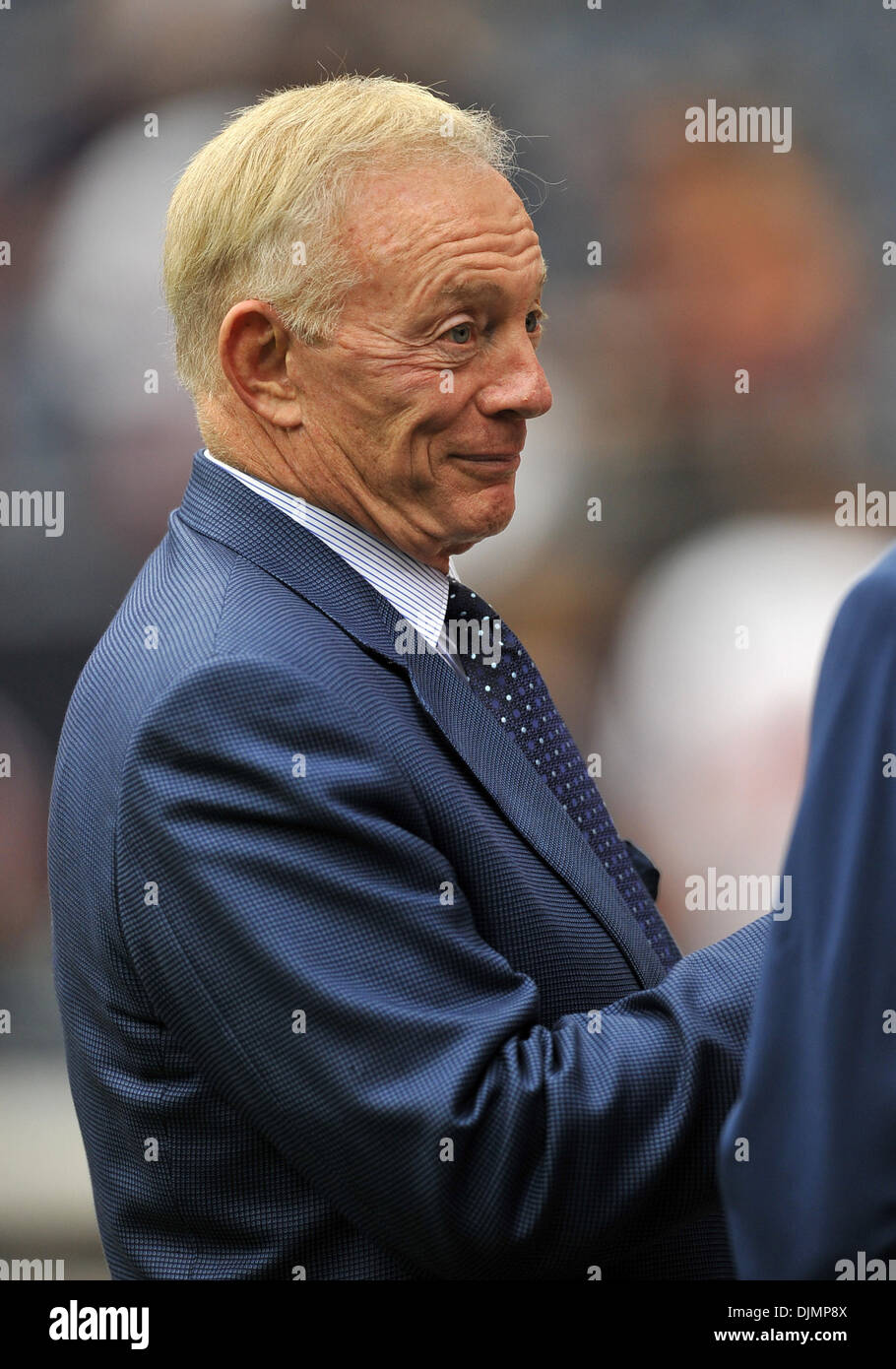 Jerry jones owner dallas cowboys hi-res stock photography and images ...
