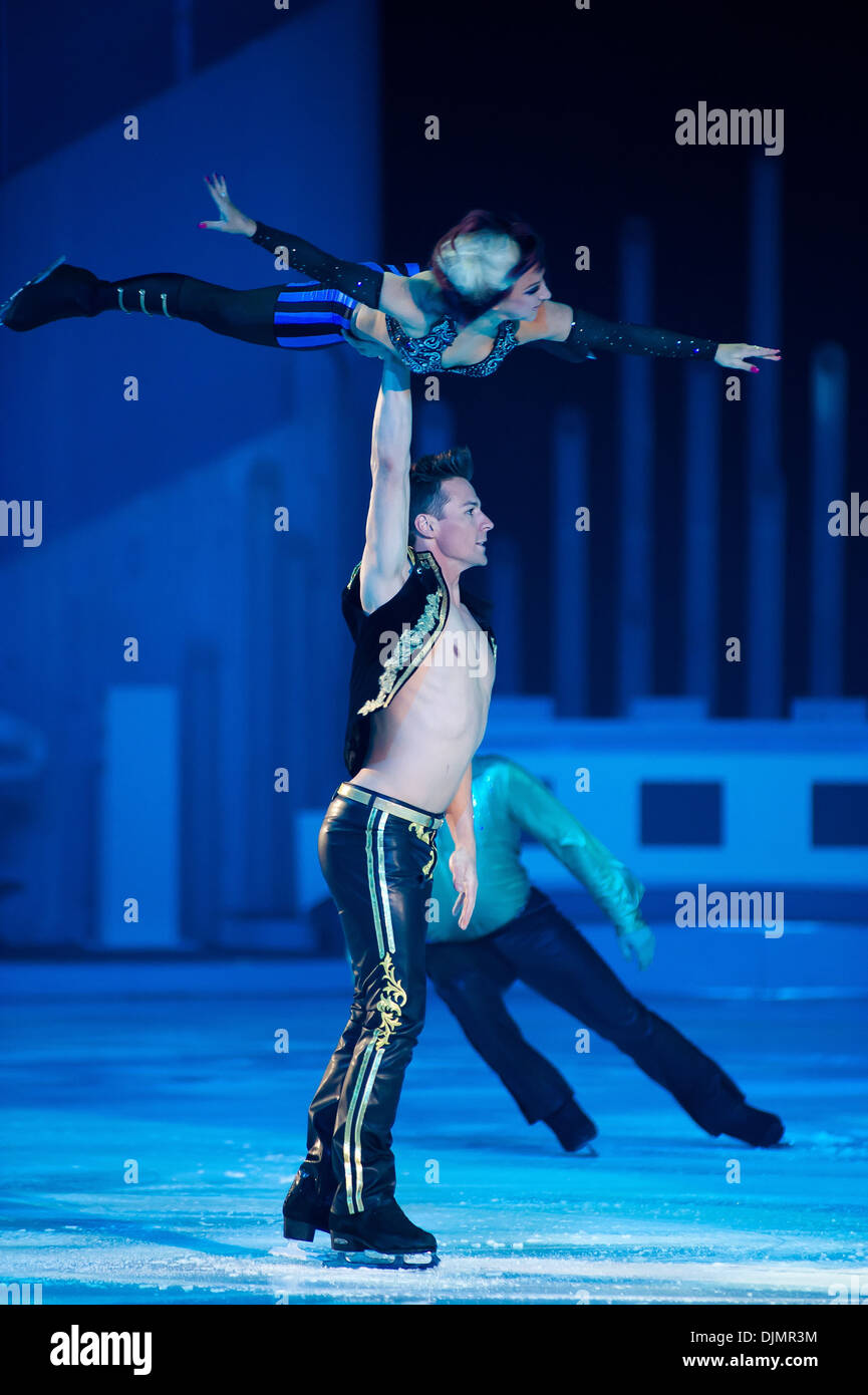 Matt Evers and Vicky Ogden Torvill & Dean's 2012 Dancing On Ice Tour ...