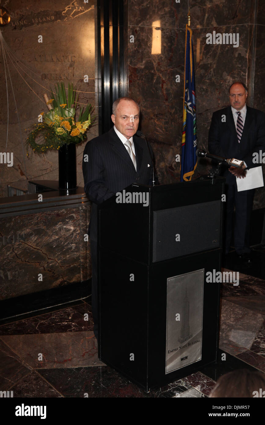 NYC Police Commissioner Raymond Kelly Ray Kelly lights up Empire State ...