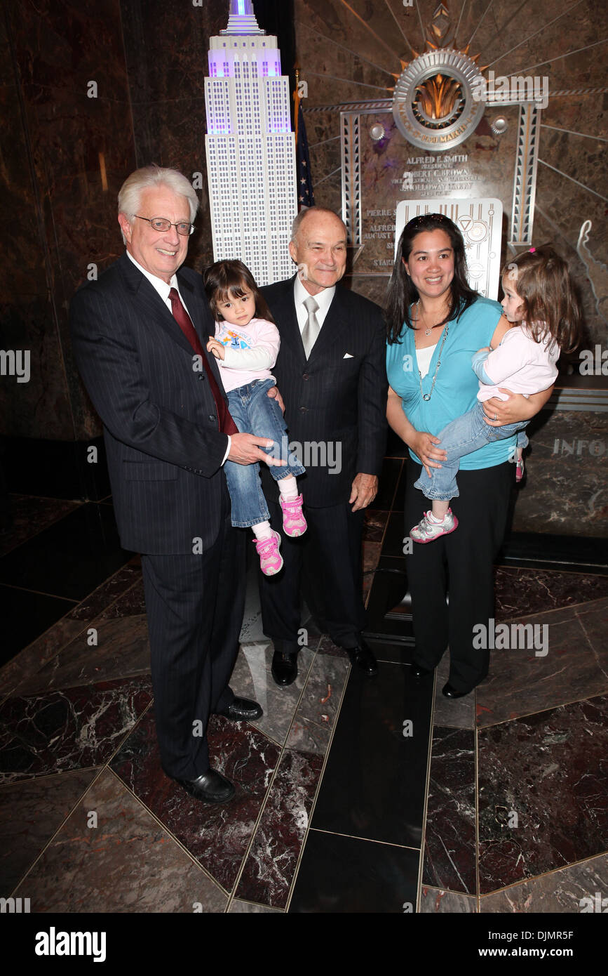 NYC Police Commissioner Raymond Kelly Ray Kelly lights up Empire State ...