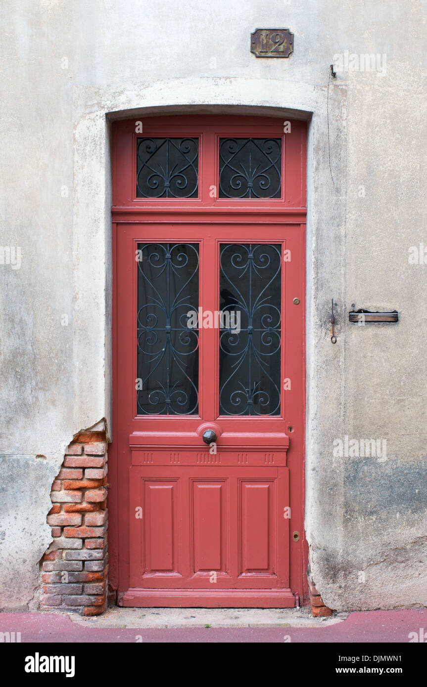 Crumbling stucco hi-res stock photography and images - Alamy