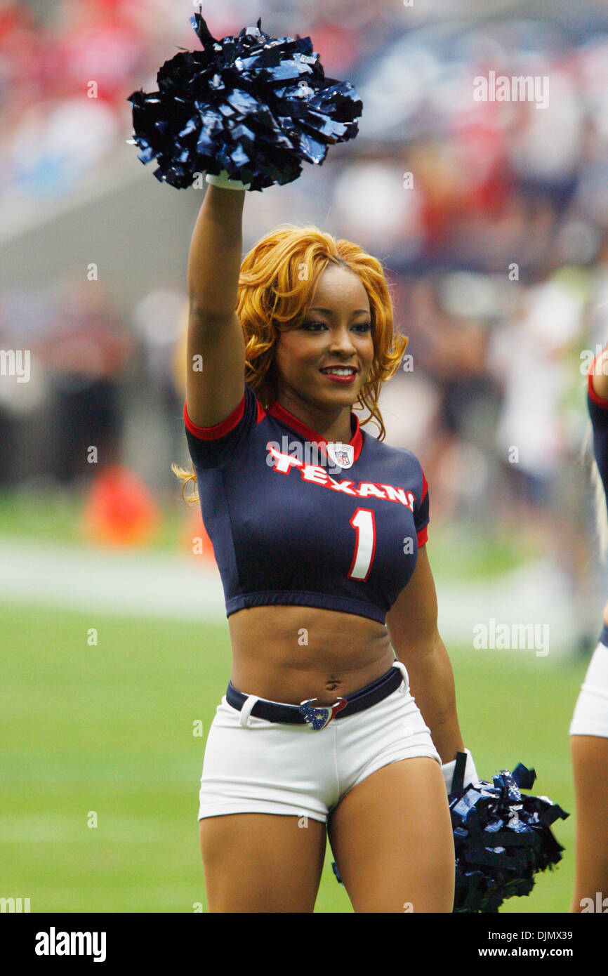 Dallas cowboys cheerleaders 2010 hi-res stock photography and images ...