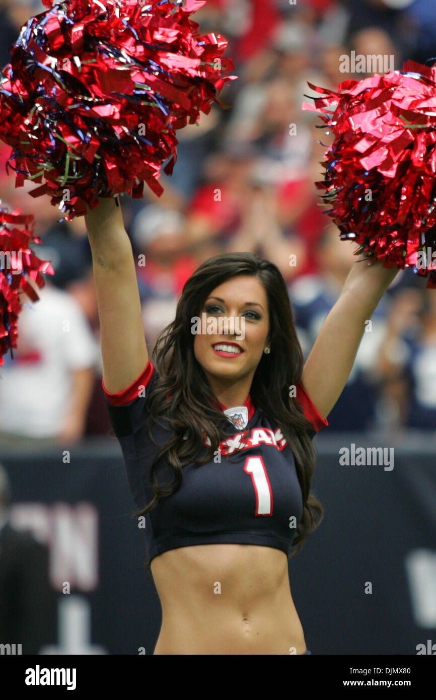 Dallas cowboys cheerleaders 2010 hi-res stock photography and images ...