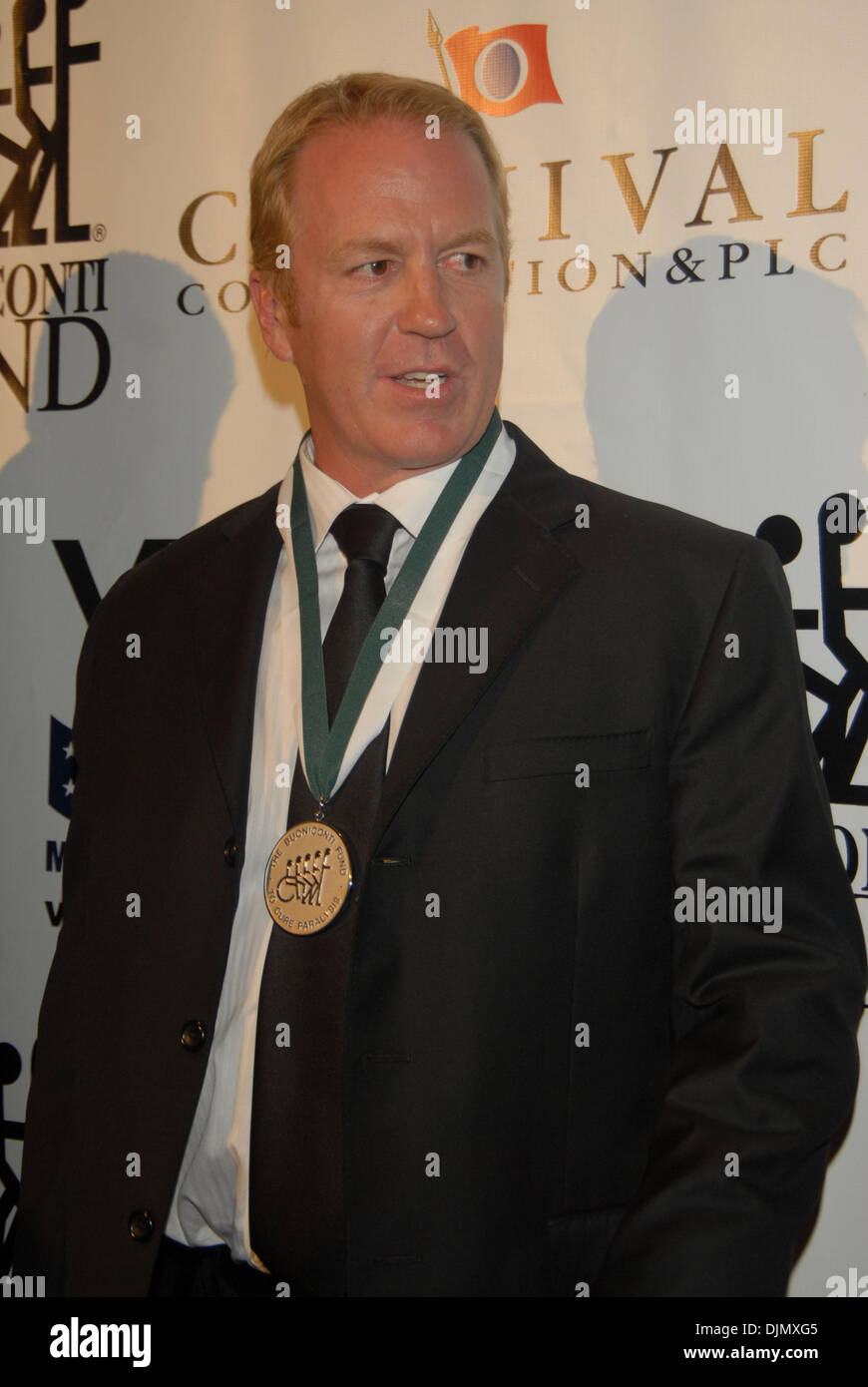 Professional ice hockey hi-res stock photography and images - Alamy