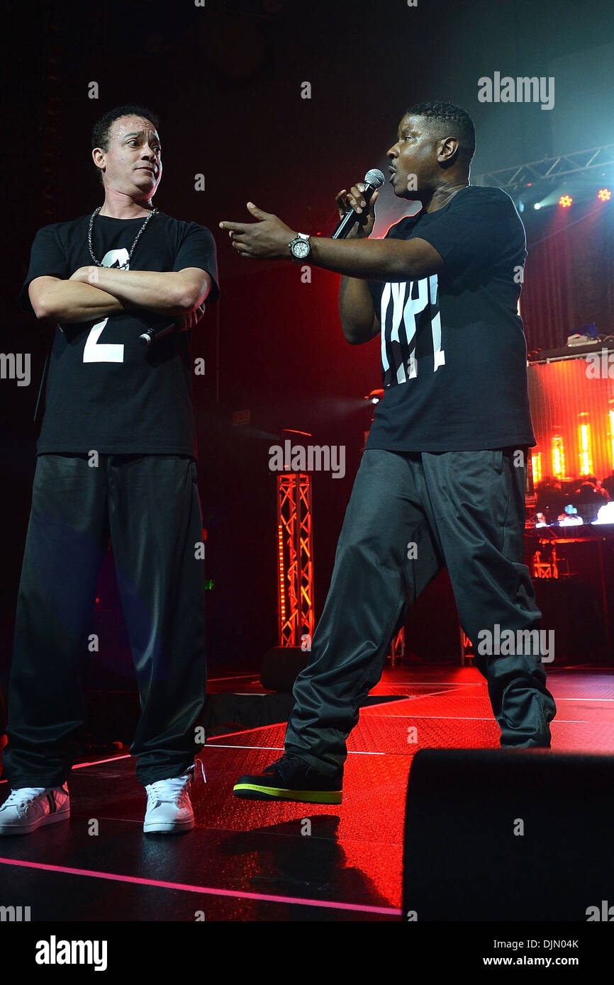 Kid (Christopher Reid) and Play (Christopher Martin) of Kid 'n Play ...