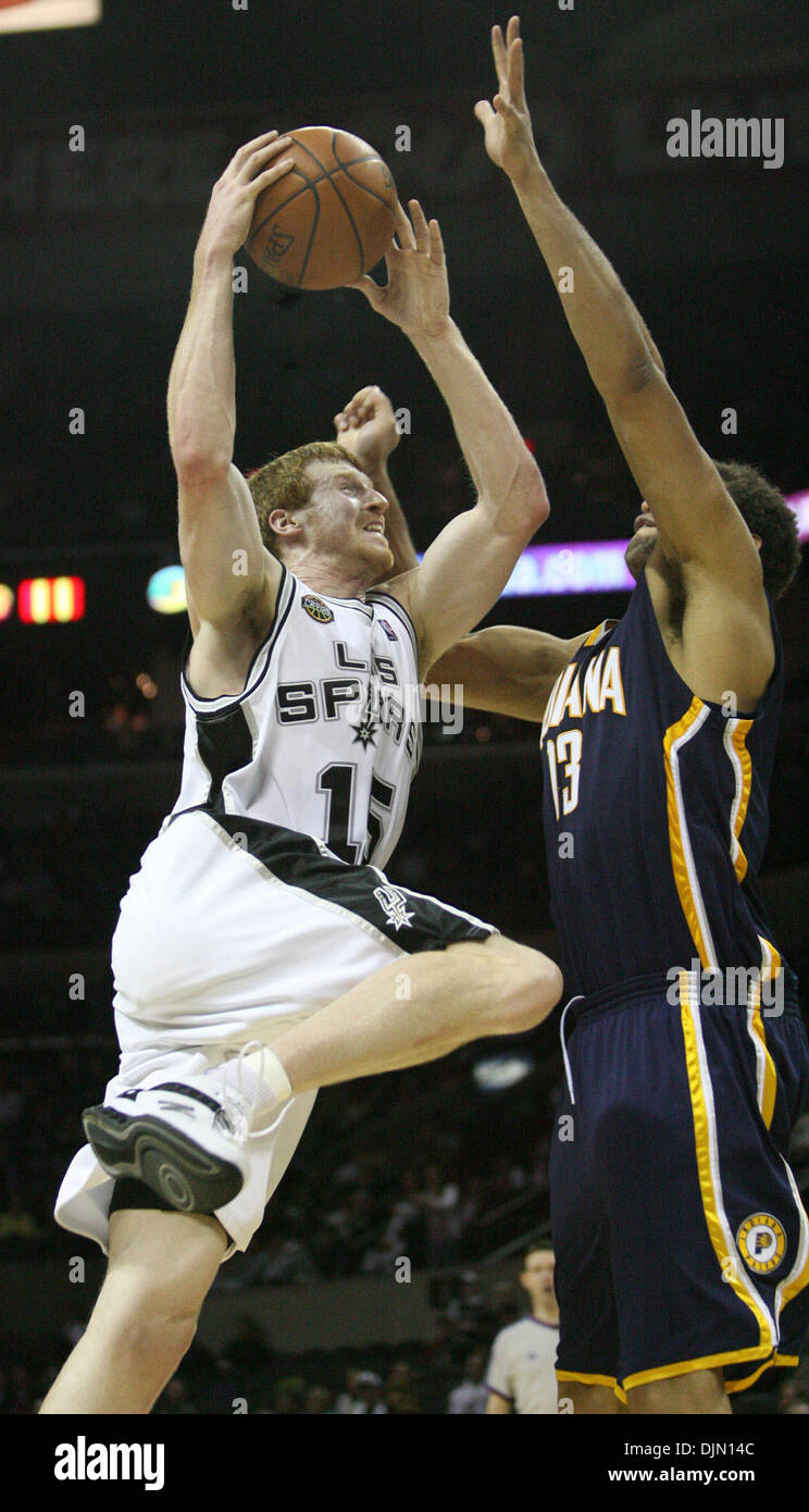 Matt Bonner Dunk Explosion