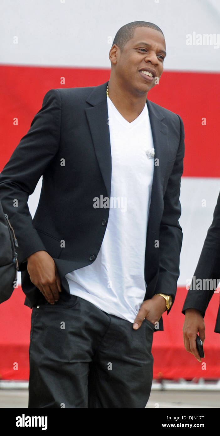 Jay-Z Press conference on steps of Philadelphia Museum of Art to anunce ...