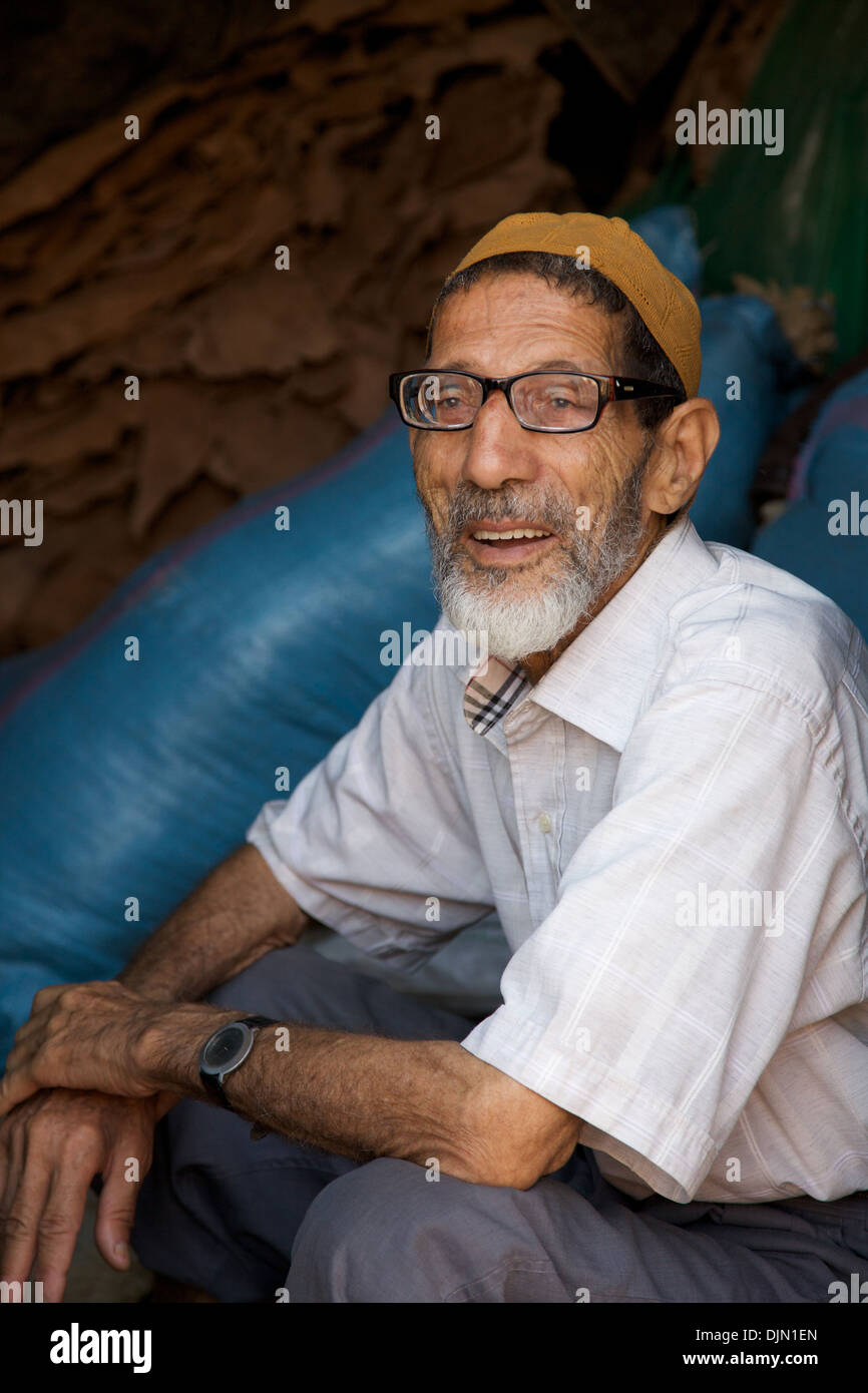 Moroccan old man with beard hi-res stock photography and images - Alamy